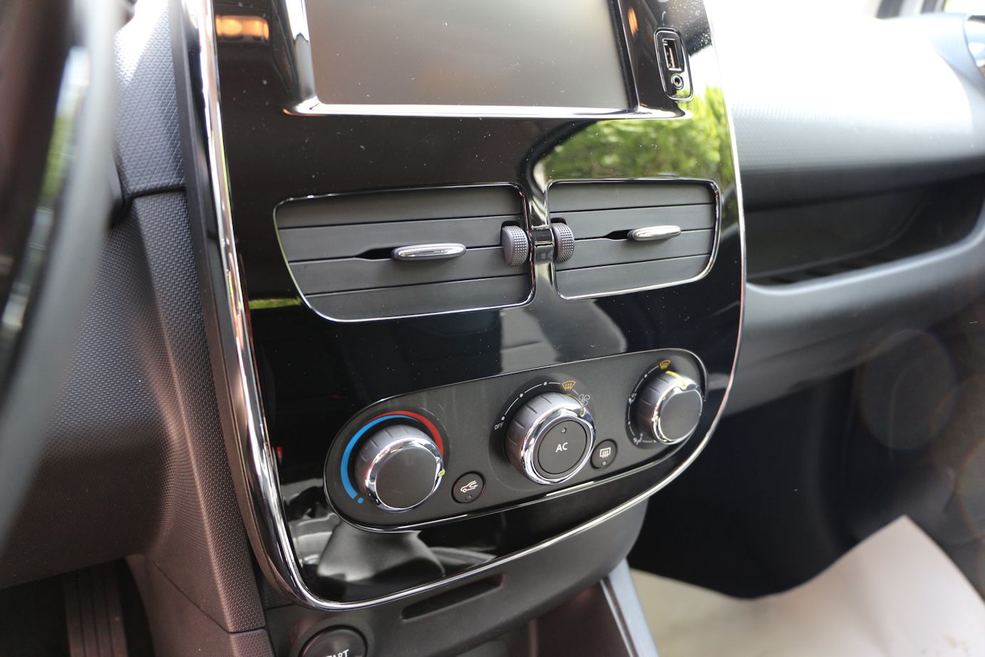 Intérieur Clio 4 2012-2019 : (Finition des plastiques, volume de coffre ...