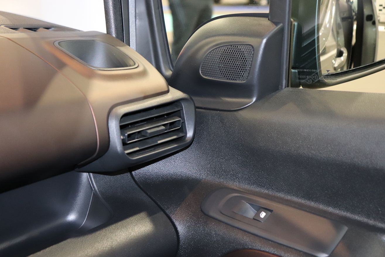 Intérieur Rifter 2019 : (qualité de finition, espace intérieur, coffre ...