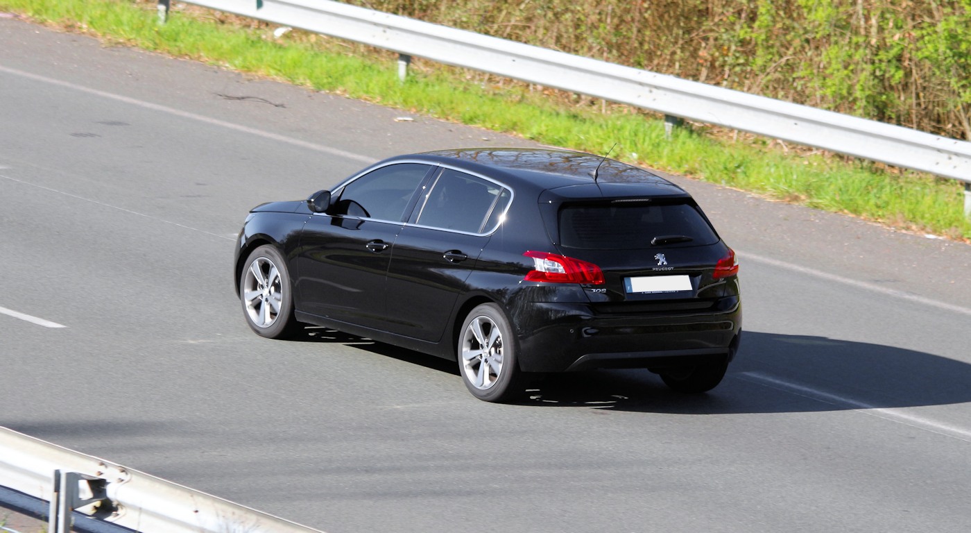Peugeot 308 2.0 BlueHDI 180 ch : L'essai et les 33 avis.