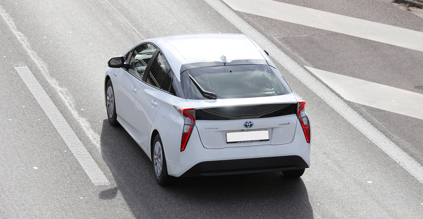 Fiche technique toyota Prius 4 2016-2023 Toutes les spécifications ...