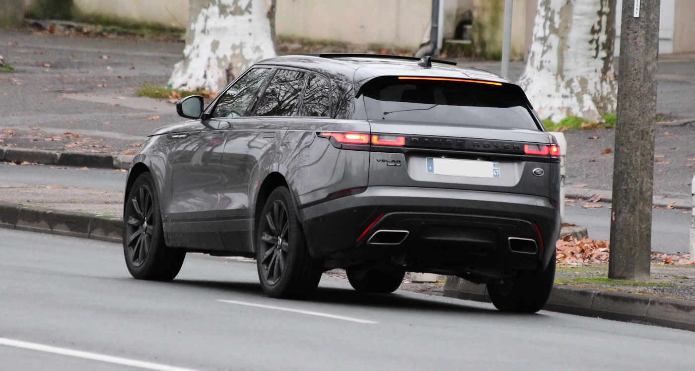 Range Rover Velar D180 180 ch : L'essai et les 7 avis.