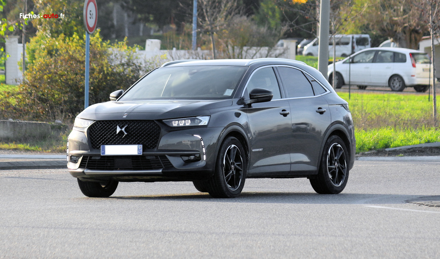Ds DS7 Crossback 1.6 E-Tense Hybride 4X4 300 ch : L'essai et les 14 avis.