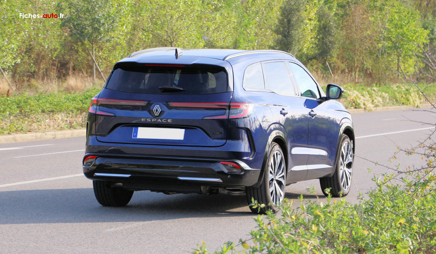 Essai du Renault Espace 6 2023 : le meilleur plan du côté des grandes ...