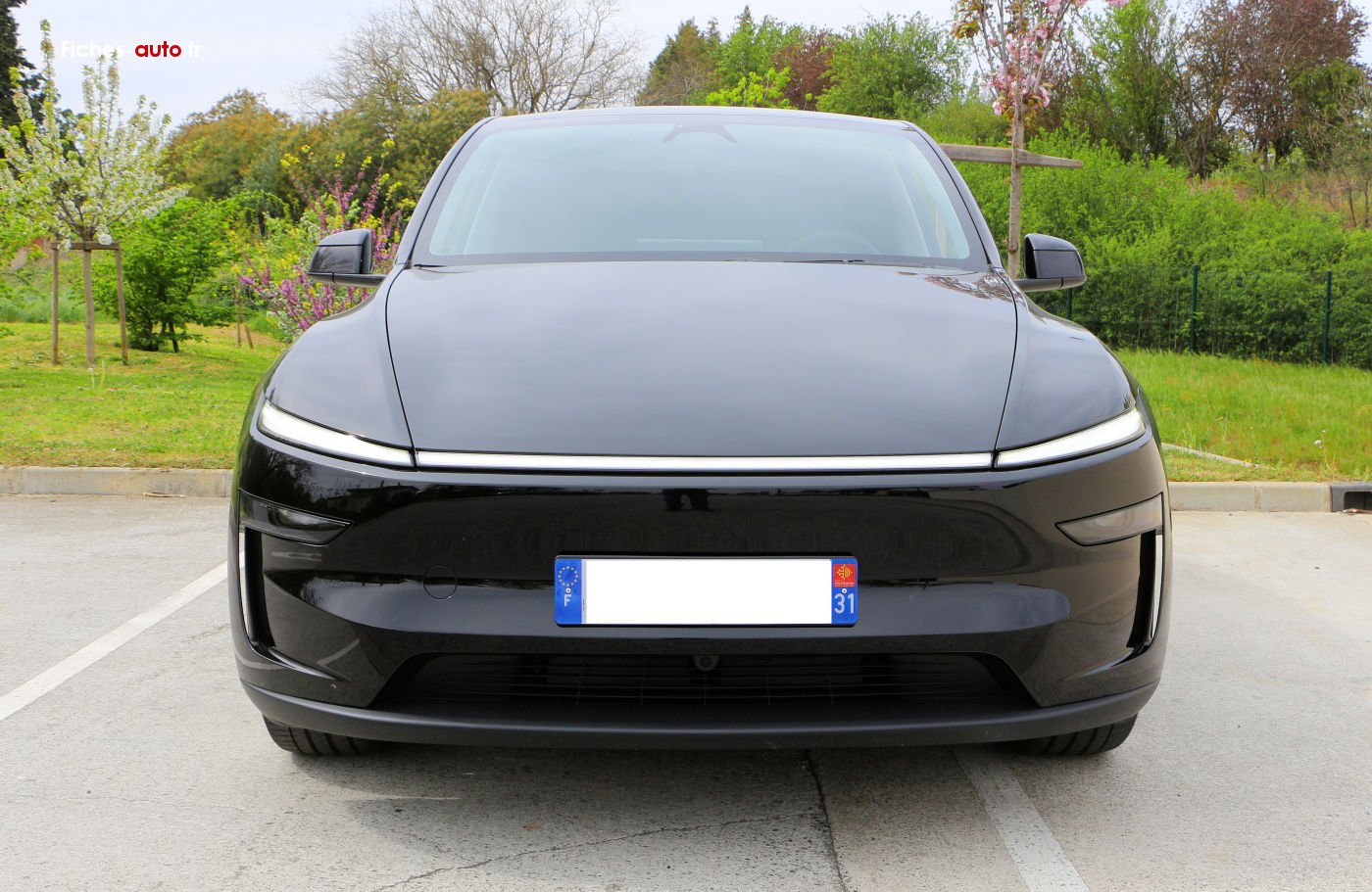 Fiche technique tesla Model Y (électrique) 2025 Toutes les ...