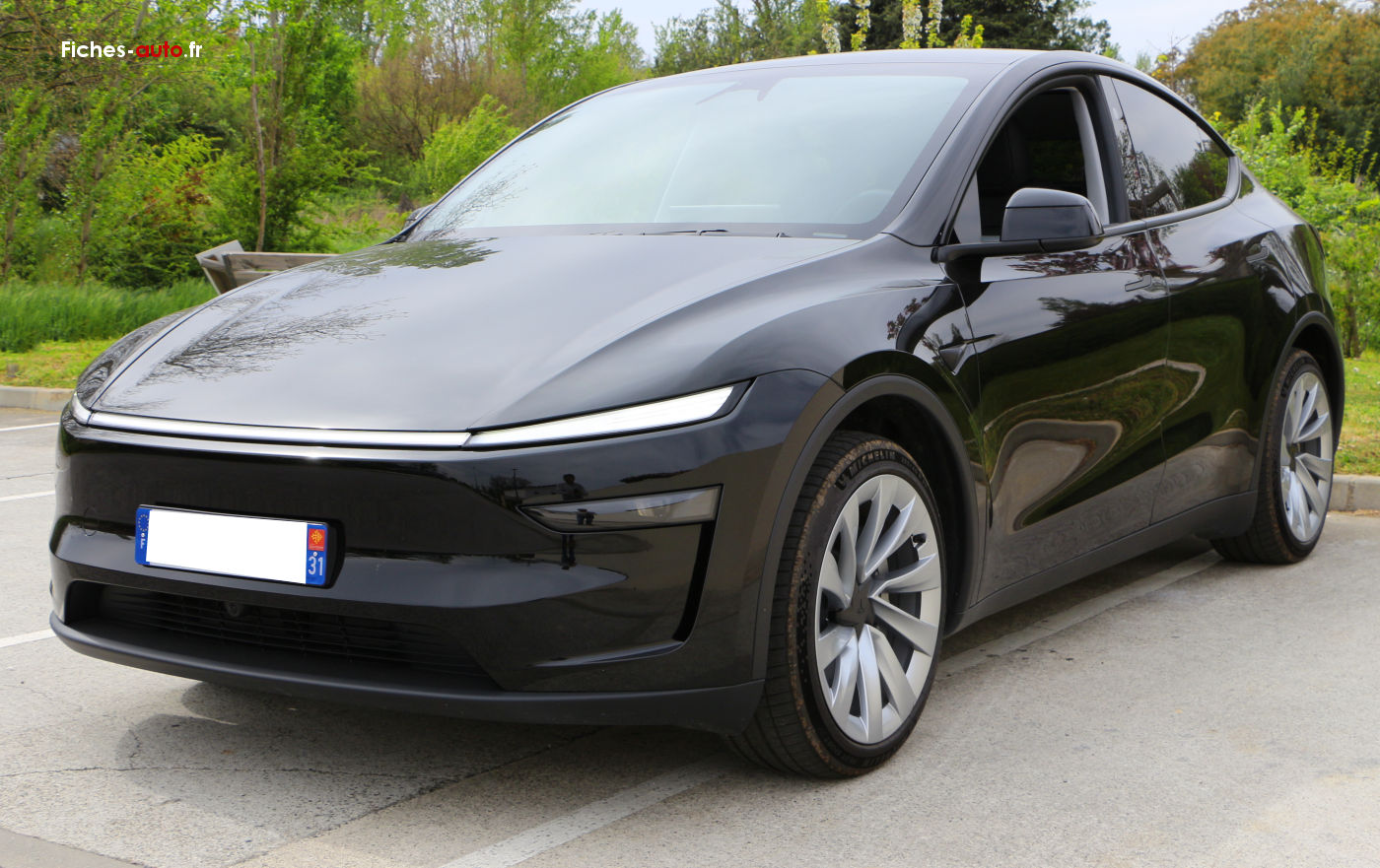 Fiche technique tesla Model Y (électrique) 2025 Toutes les ...