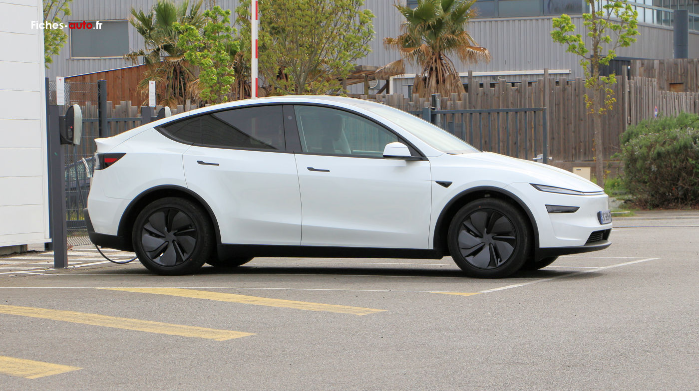 Le Tesla Model Y de 2025 à l'essai ainsi que les avis