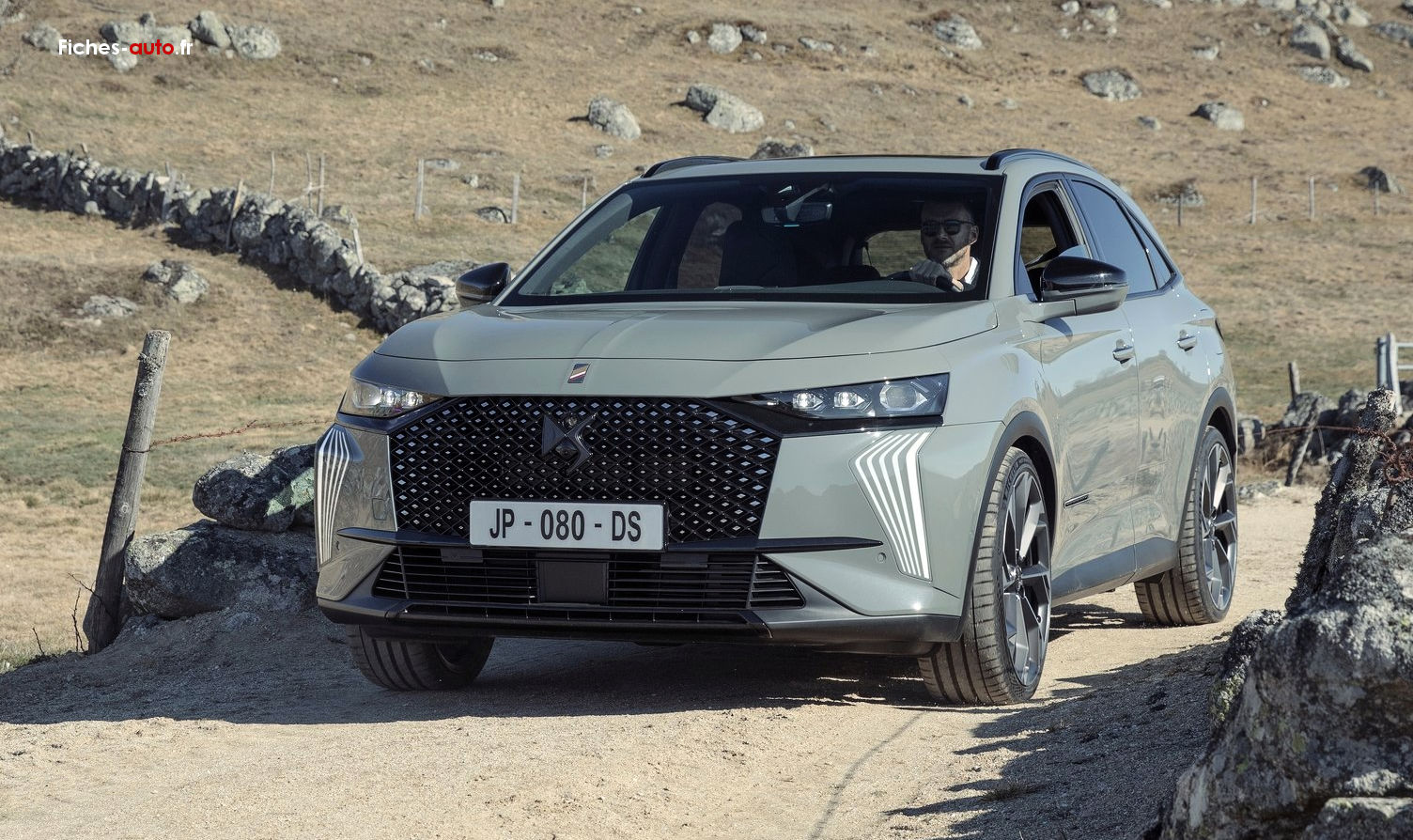 Avis Ds DS7 Crossback 1.6 E-Tense Hybride 4X4 300 ch DS7 opéra 2023 2018