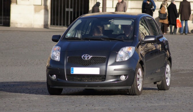 Toyota Yaris 2 1.3 VVTI 87 ch : L'essai et les 42 avis.