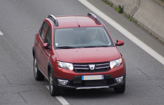 L'essai à 360 degrés de la Dacia Sandero 2 (2012-2020) ainsi que les ...