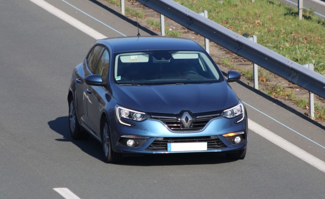 Renault Megane 4 1.5 Blue dCi 115 ch : L'essai et les 7 avis.
