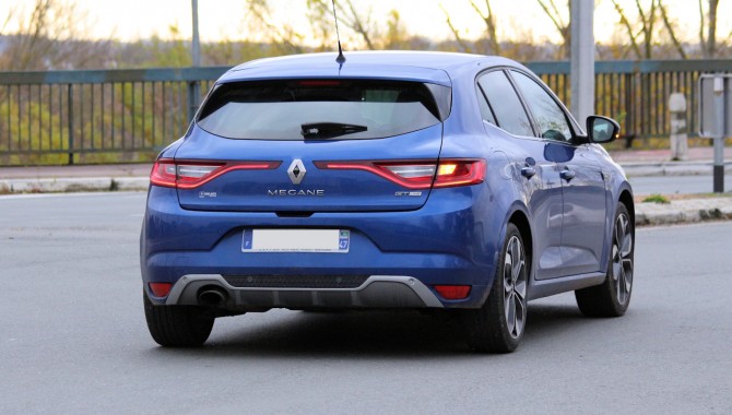 Renault Megane 4 1.5 Blue dCi 115 ch : L'essai et les 14 avis.