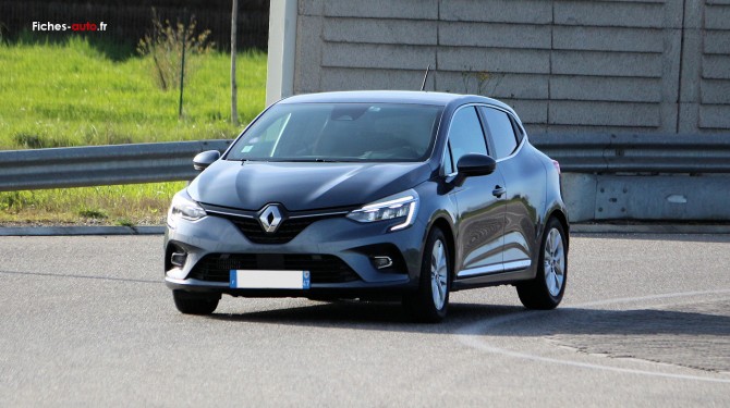 Renault Clio 5 1.6 E-tech hybride 140 ch : L'essai et les 28 avis.